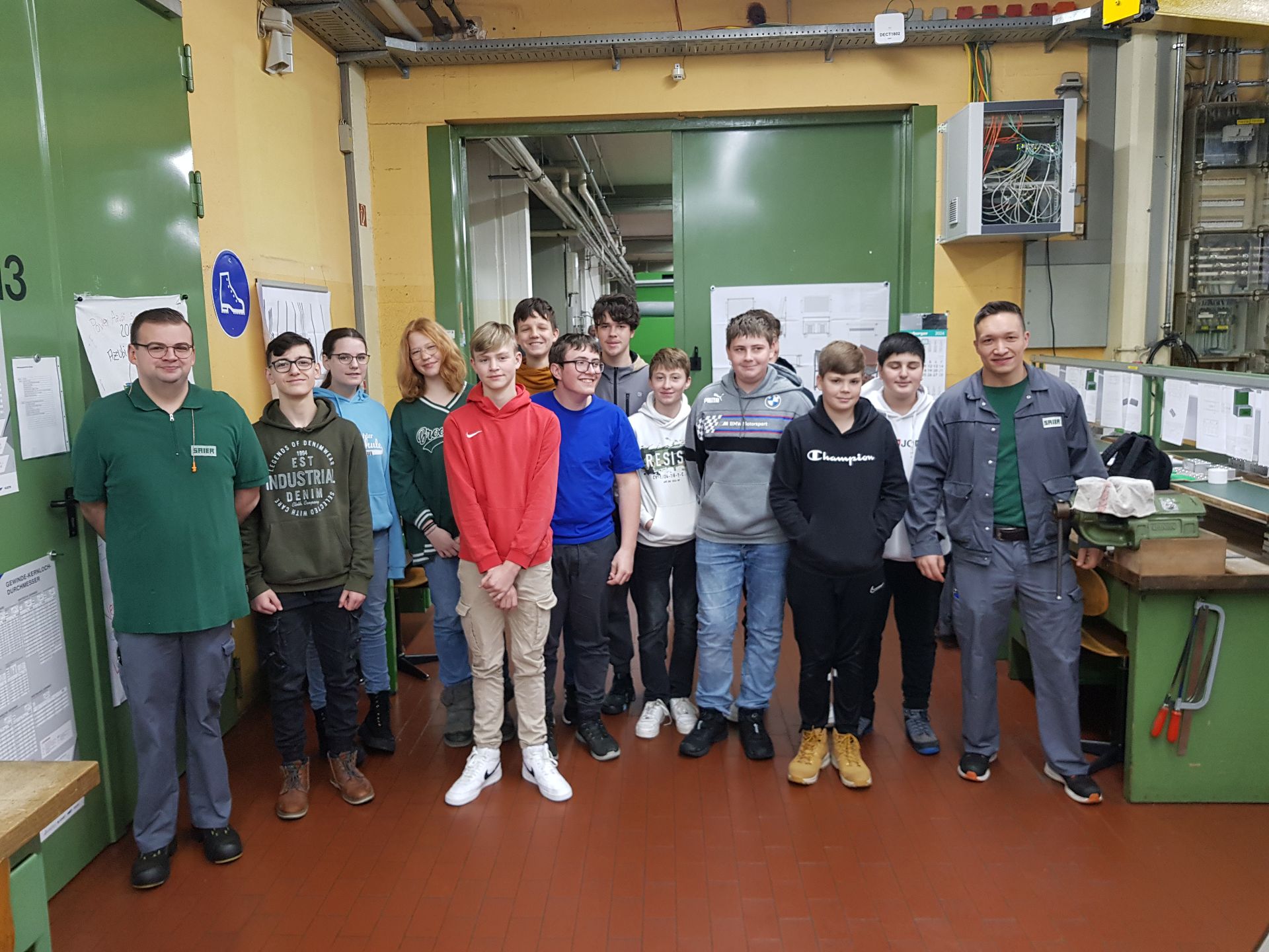 Technikgruppen bei Fa. Saier in Peterzell | John Bühler Realschule